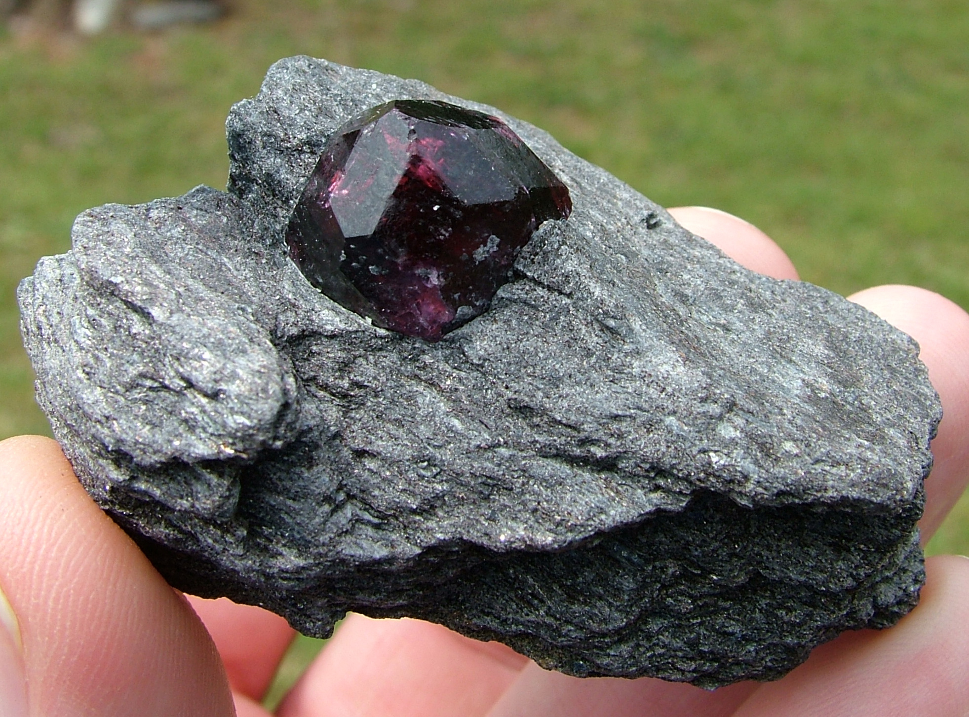 Alaska Garnet and epidote photos